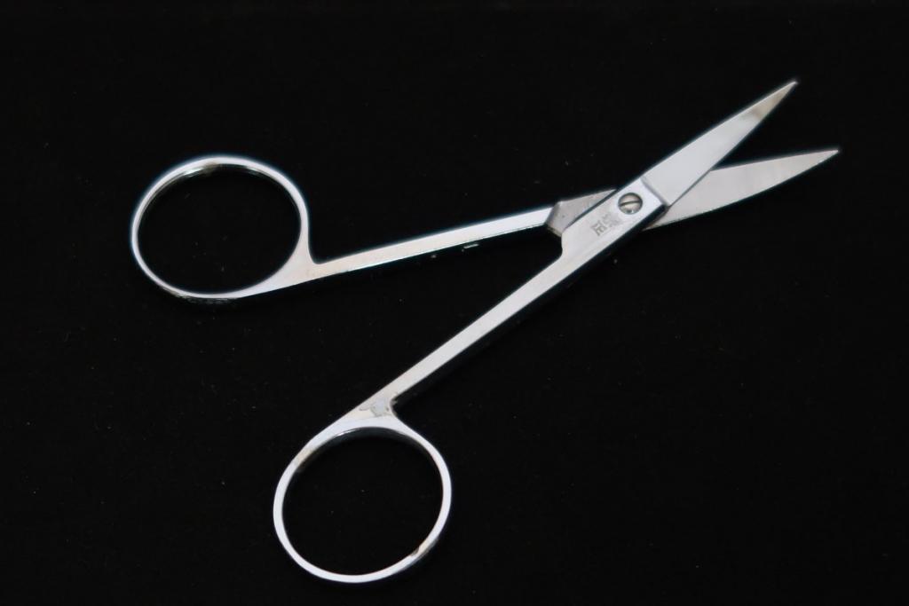 Vintage Japanese Prime Quality Beauty forged scissors 90㎜ carved blades ...